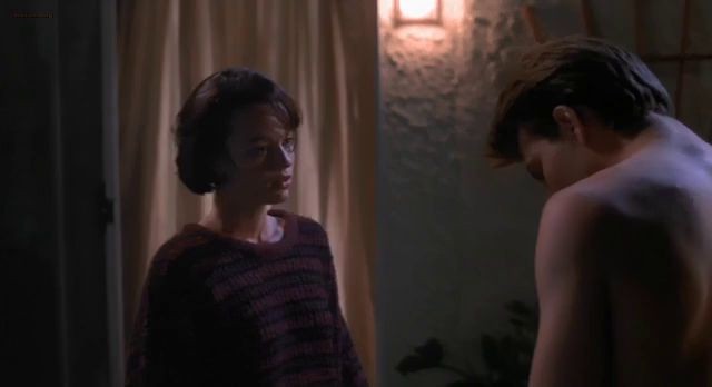Samantha Mathis Nude Pump Up The Volume 1990 Keez Mouvie Girlfriendsnomore 
