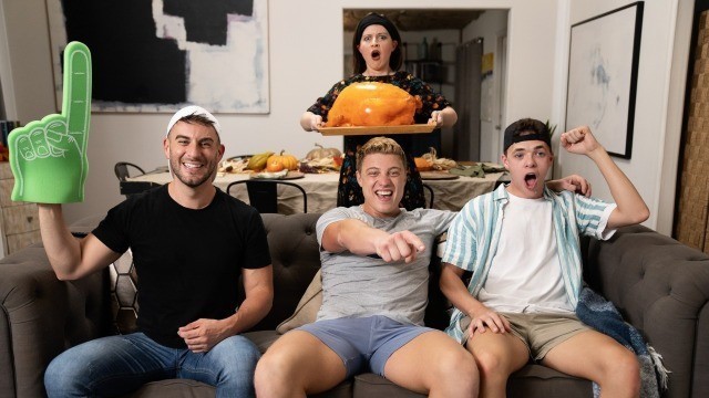 Men Right In Front Of My Turkey With Troye Dean And Logan Aarons